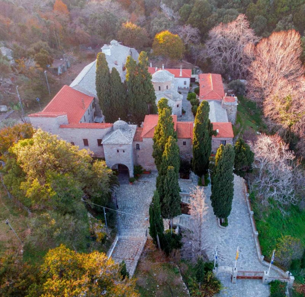 Τα δρομολόγια των Συγκοινωνιών Σκιάθου για το μοναστήρι της ...