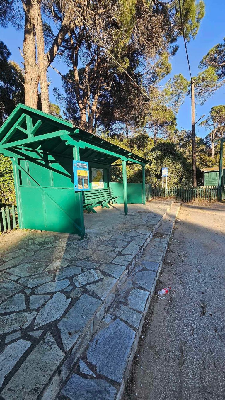 Bus stops network maintenance by Skiathos Transports - Συγκοινωνίες Σκιάθου